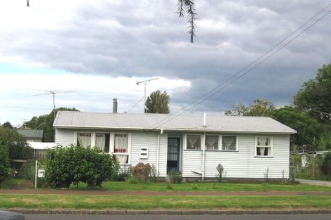 Property details for 190 Pilkington Road, Point England, Auckland, 1072