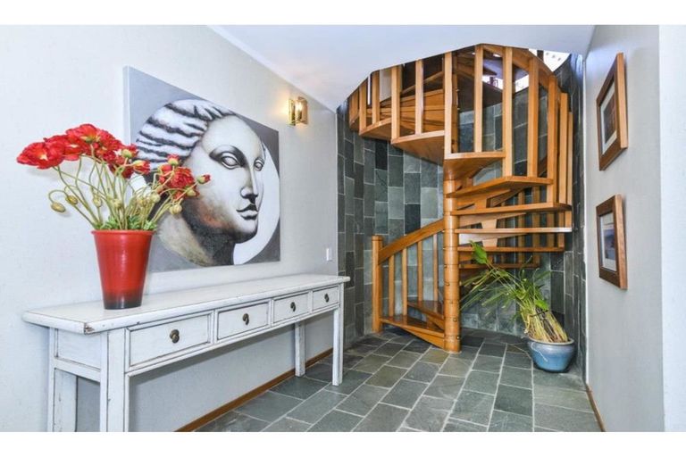 Property details for 28b Charles Fox Place, Saint Johns, Auckland, 1072