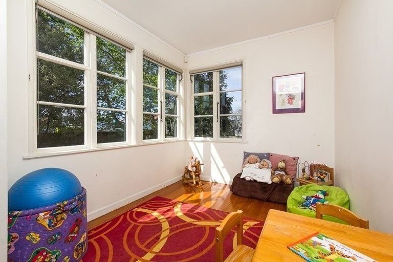 Property details for 259 Mount Smart Road, Onehunga, Auckland, 1061